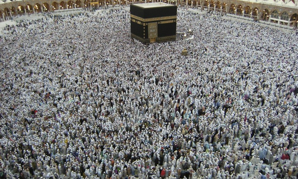 ‘World’s largest umbrella’ under construction in Mecca, Saudi Arabia