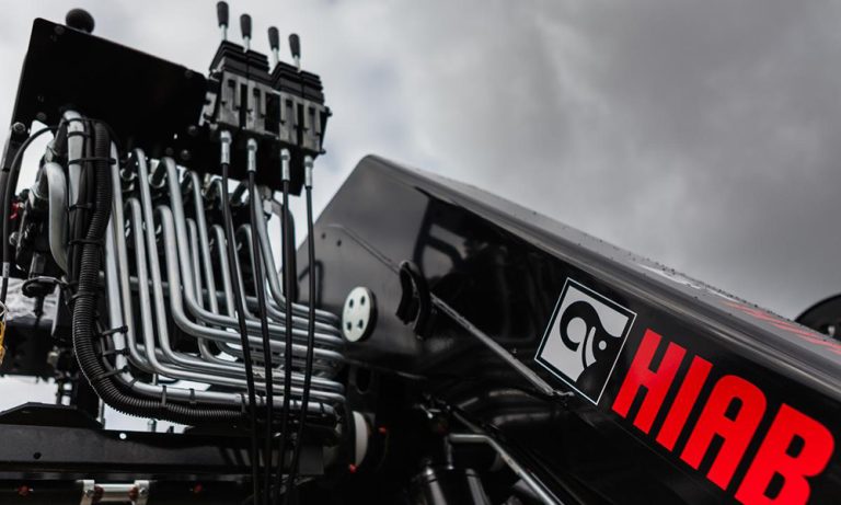 Hiab launches new super heavy loader crane